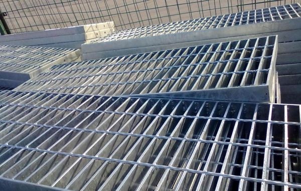 Steel grating